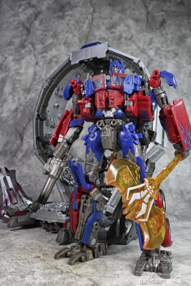 Mô Hình Baiwei TW1022 Optimus Prime SS32KO – Mô Hình Cao Cấp