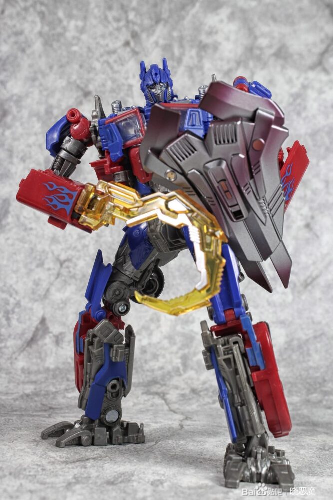 Mô Hình Baiwei TW1022 Optimus Prime SS32KO – Mô Hình Cao Cấp
